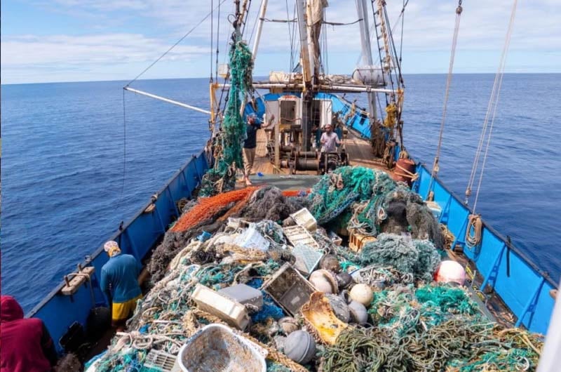 Isole di plastica: ecco come possiamo ridurle con le nostre azioni